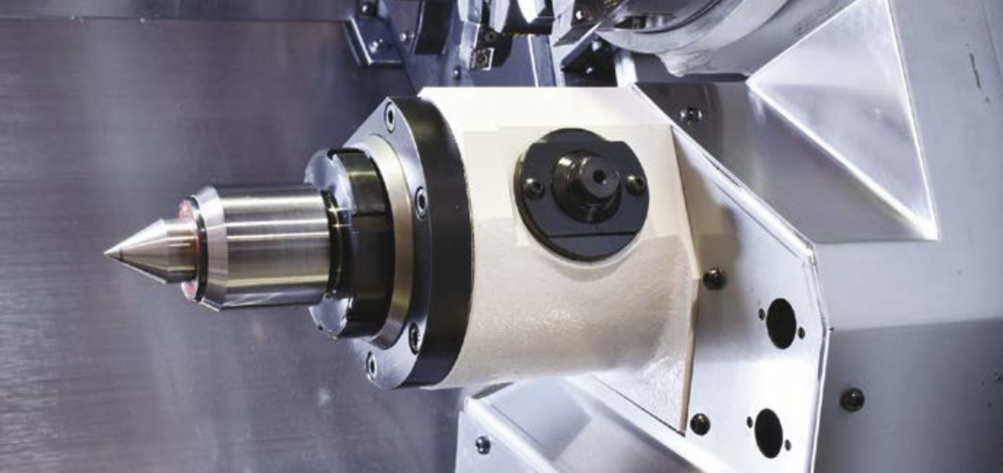 Strung CNC GENOS L3000-e - Mașini-Unelte CNC